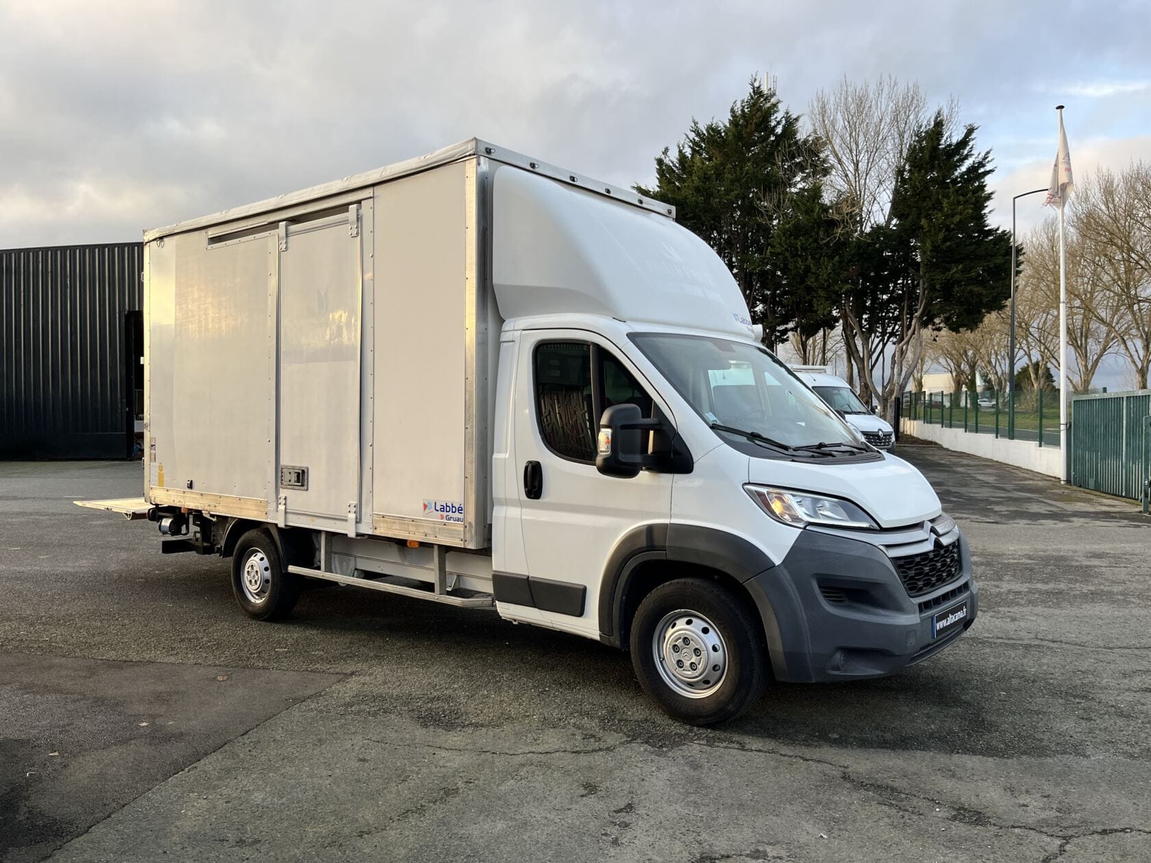 CITROËN JUMPER 130 FOURGON 20m3 TOIT DEBACHABLE HAYON ELEVATEUR PORTE ...